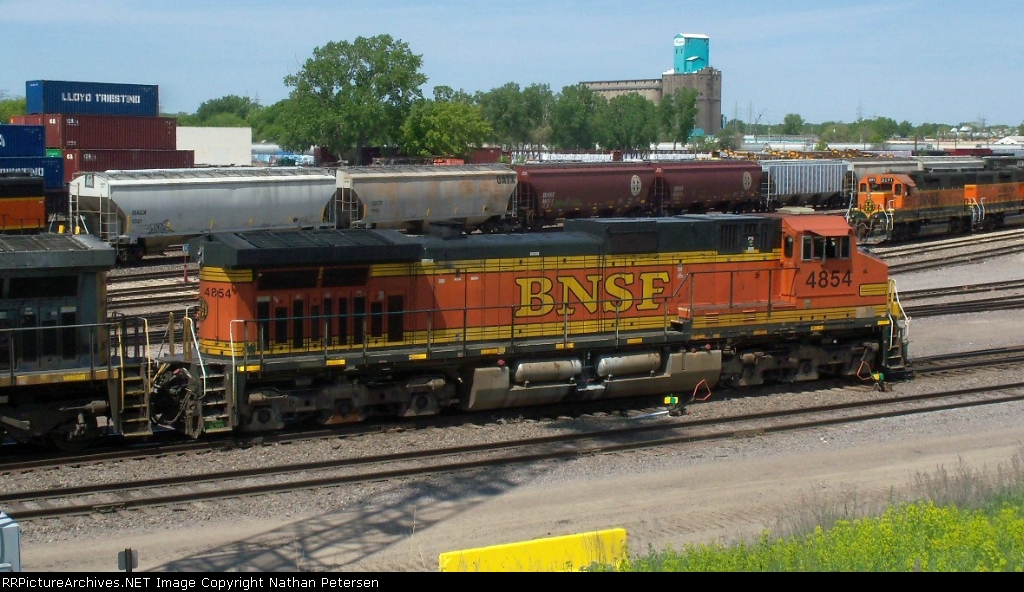 BNSF 4854
